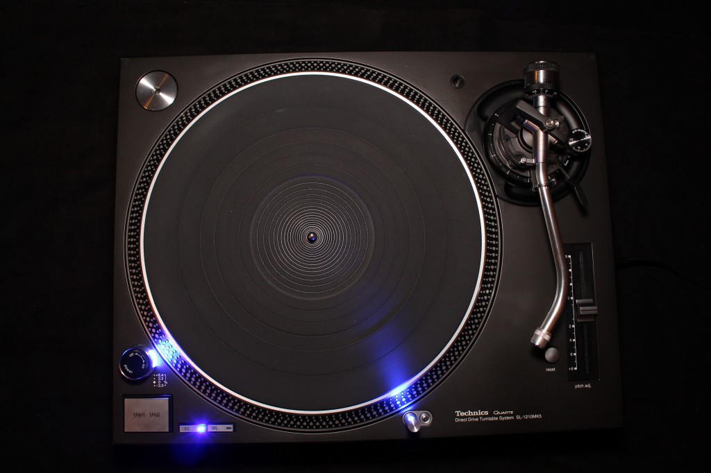 LED-Umbau Technics Turntable - DJ's Dream Customs